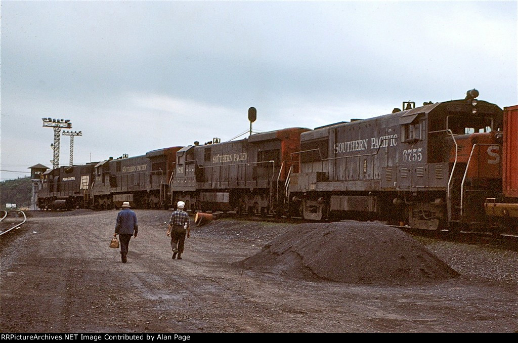 SP U25B 6755 and U33C's 8740 and 8791